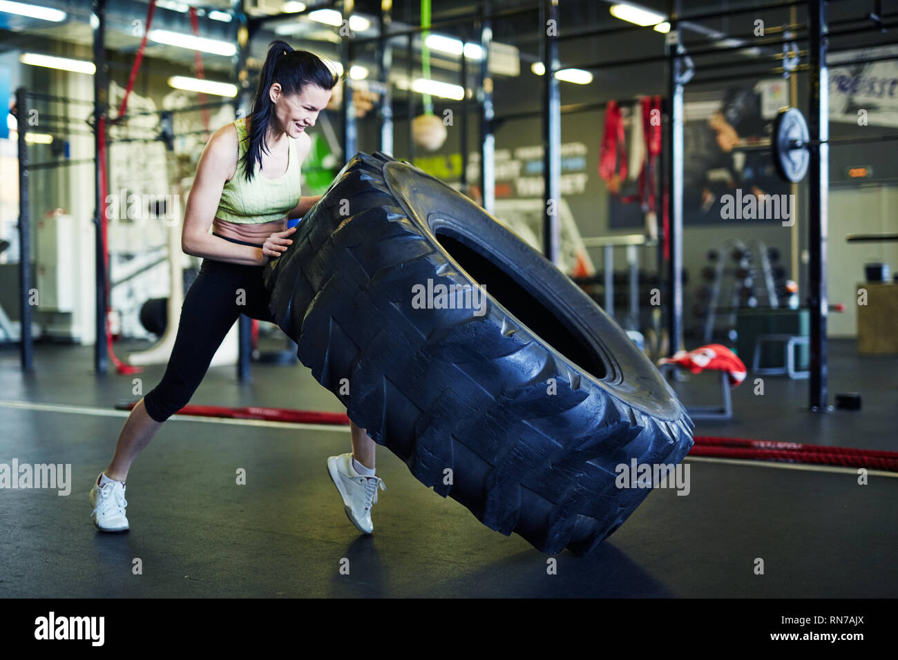 Girl workout gear hi-res stock photography and images - Alamy
