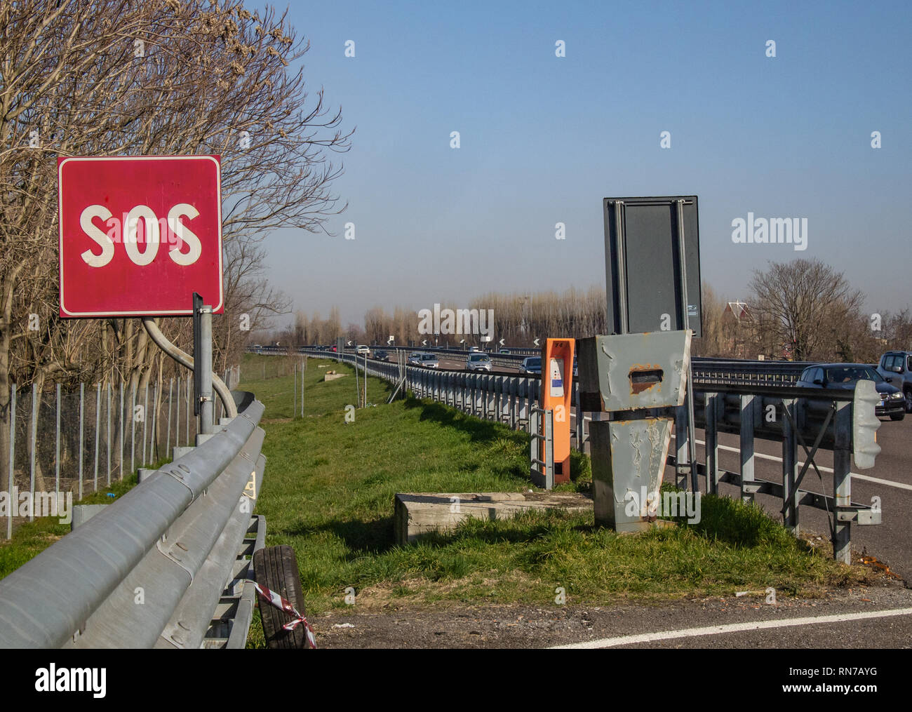 Sos telephone roadside emergency telephone hi-res stock photography and ...