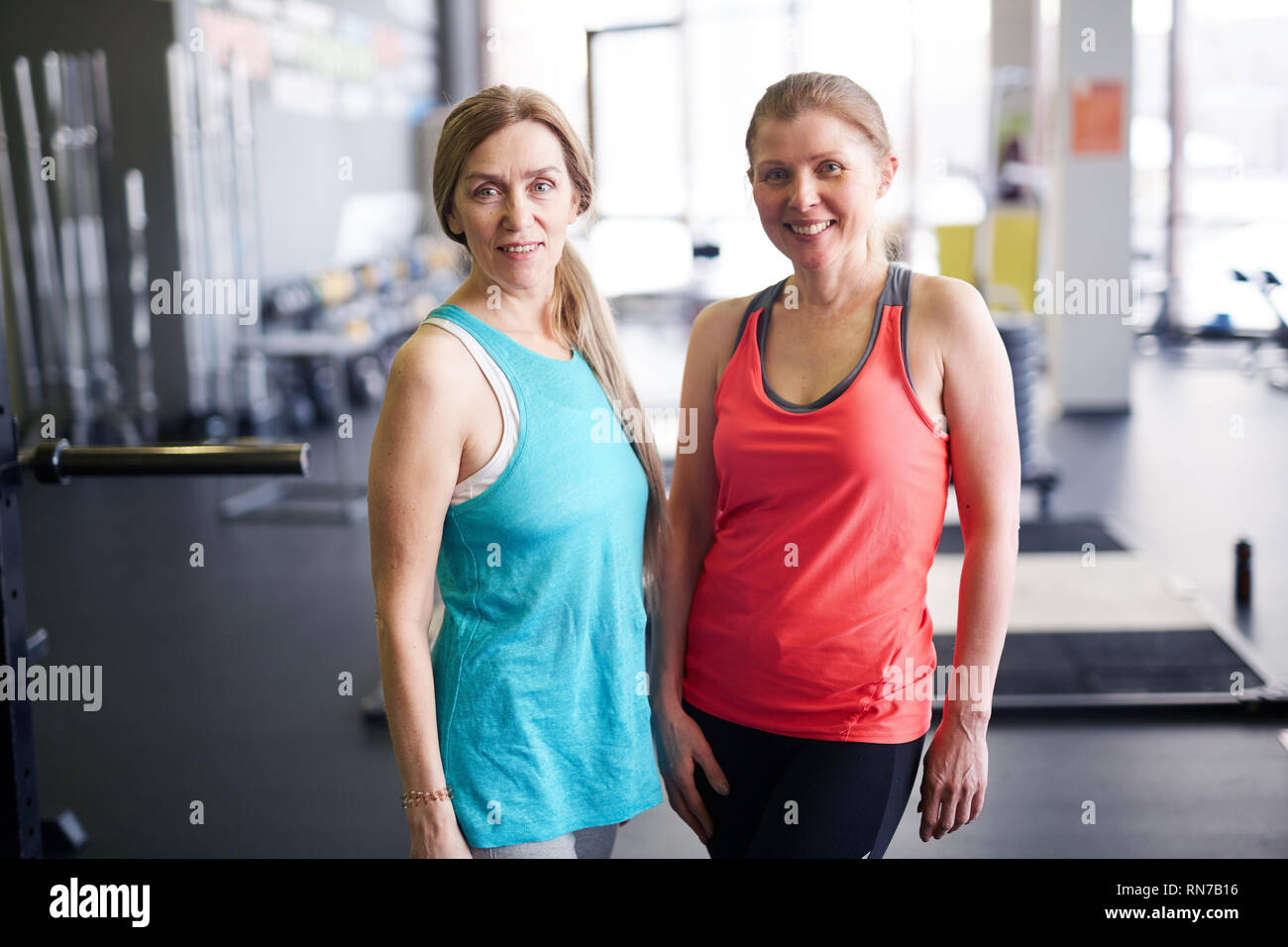 Workout fit hi-res stock photography and images - Alamy