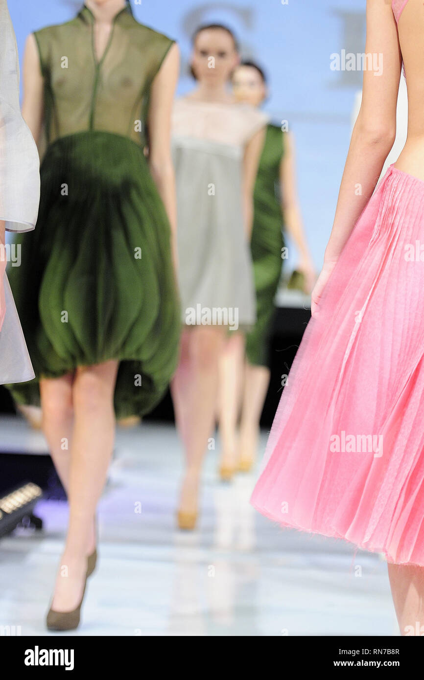 Models legs hi-res stock photography and images - Alamy