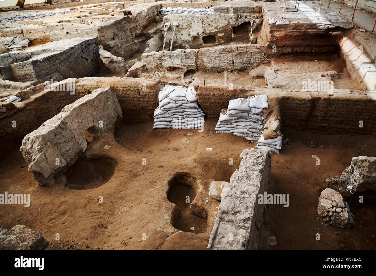 Neolithic archaeological site hi-res stock photography and images - Alamy