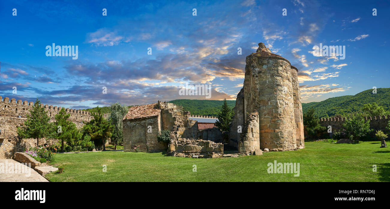 Pictures & images of the medieval Georgian Orthodox Ninotsminda ...