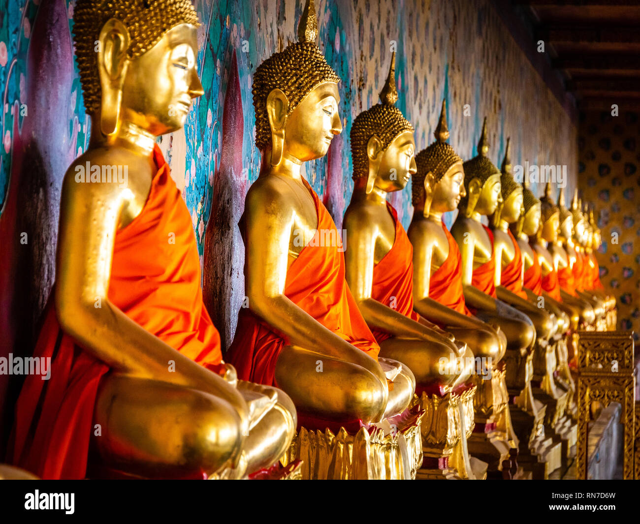buddha statues in bangkok wat arun Stock Photo - Alamy buddha statues in bangkok wat arun Stock Photo - Alamy