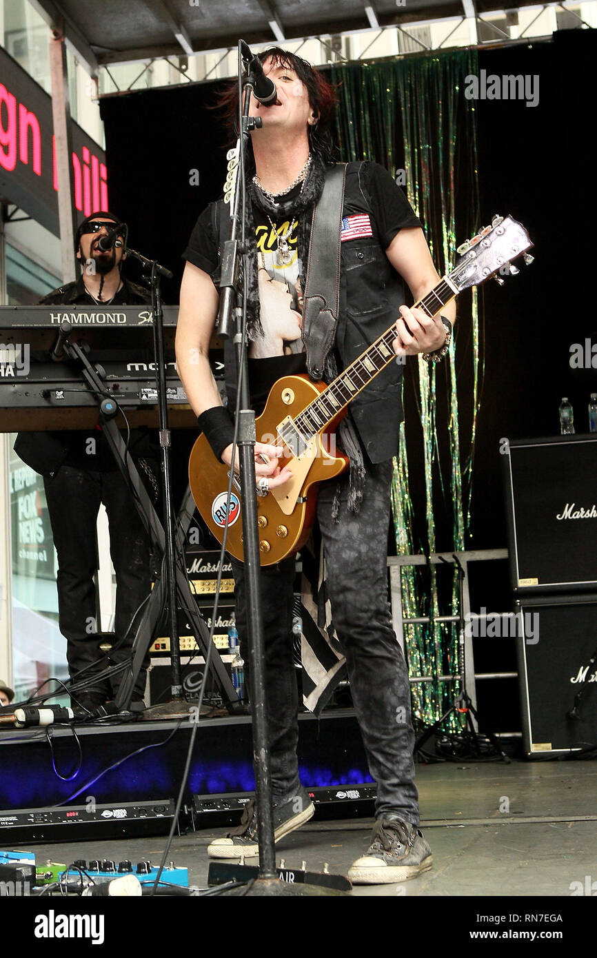 New York, USA. 21 Aug, 2015. Keri Kelli of the rock group Night Ranger ...