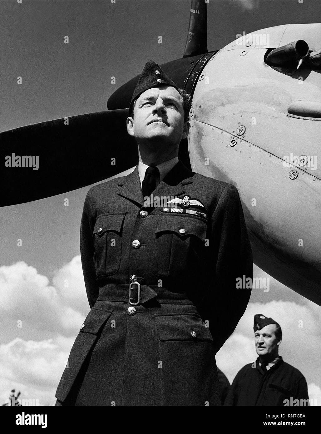 KENNETH MORE, REACH FOR THE SKY, 1956 Stock Photo - Alamy