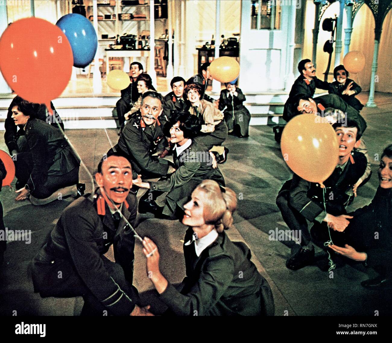 JOHN MILLS, OH WHAT A LOVELY WAR, 1969 Stock Photo - Alamy