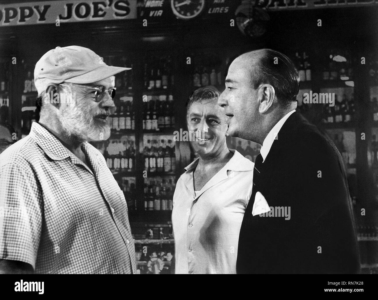 HEMINGWAY,GUINNESS,COWARD, OUR MAN IN HAVANA, 1959 Stock Photo - Alamy