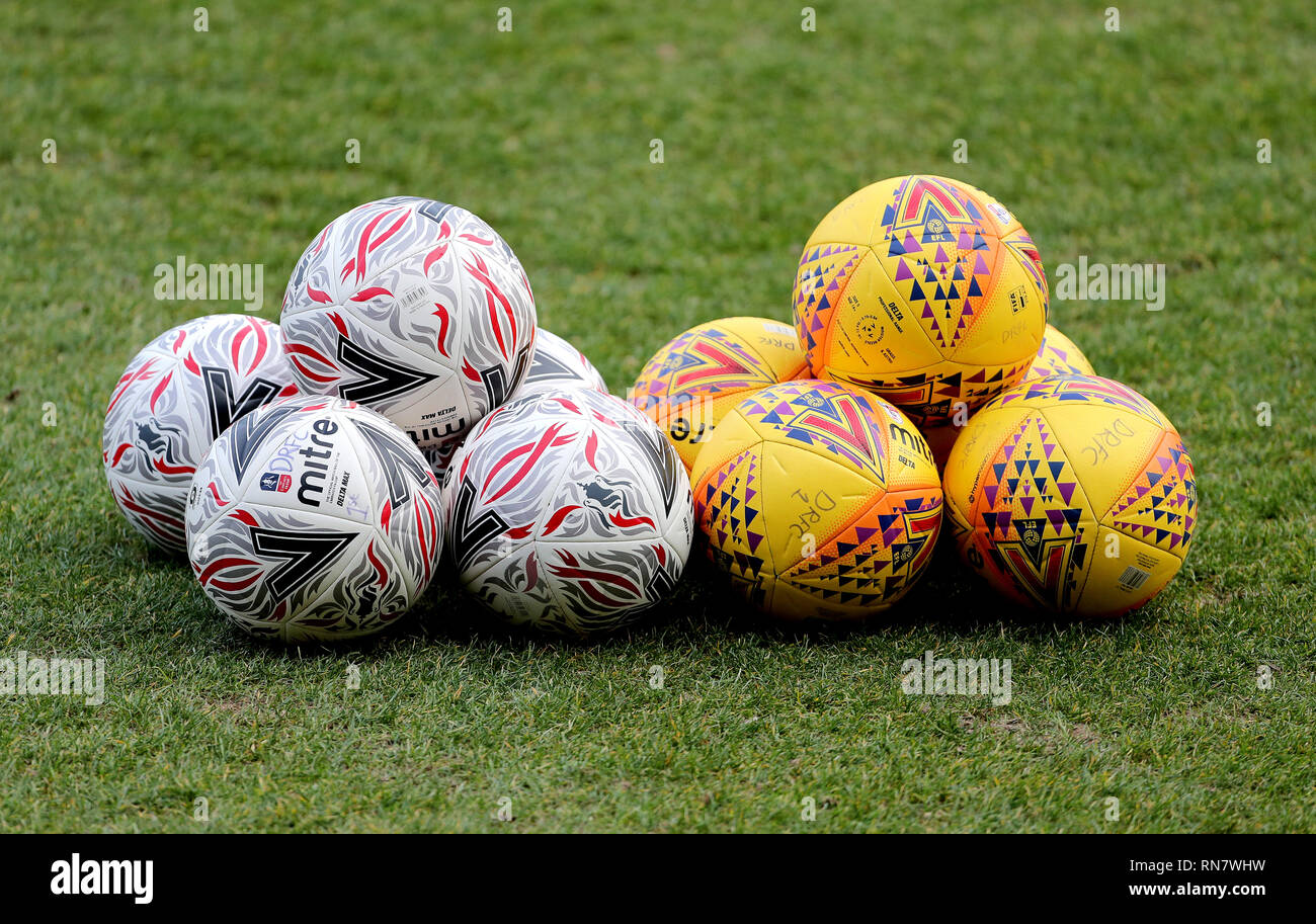 Fa cup footballs hi-res stock photography and images - Alamy