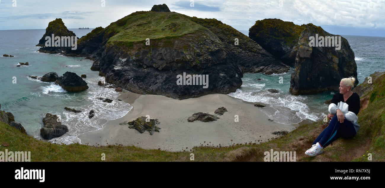 Kynance cove cafe hi-res stock photography and images - Alamy