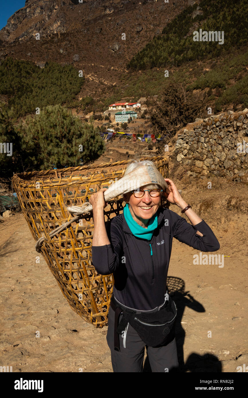 Nepal sherpa carrying basket hi-res stock photography and images - Alamy