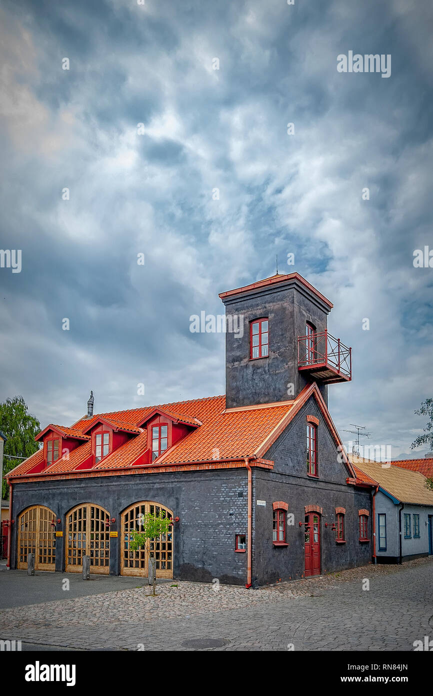 Fire station building hi-res stock photography and images - Alamy
