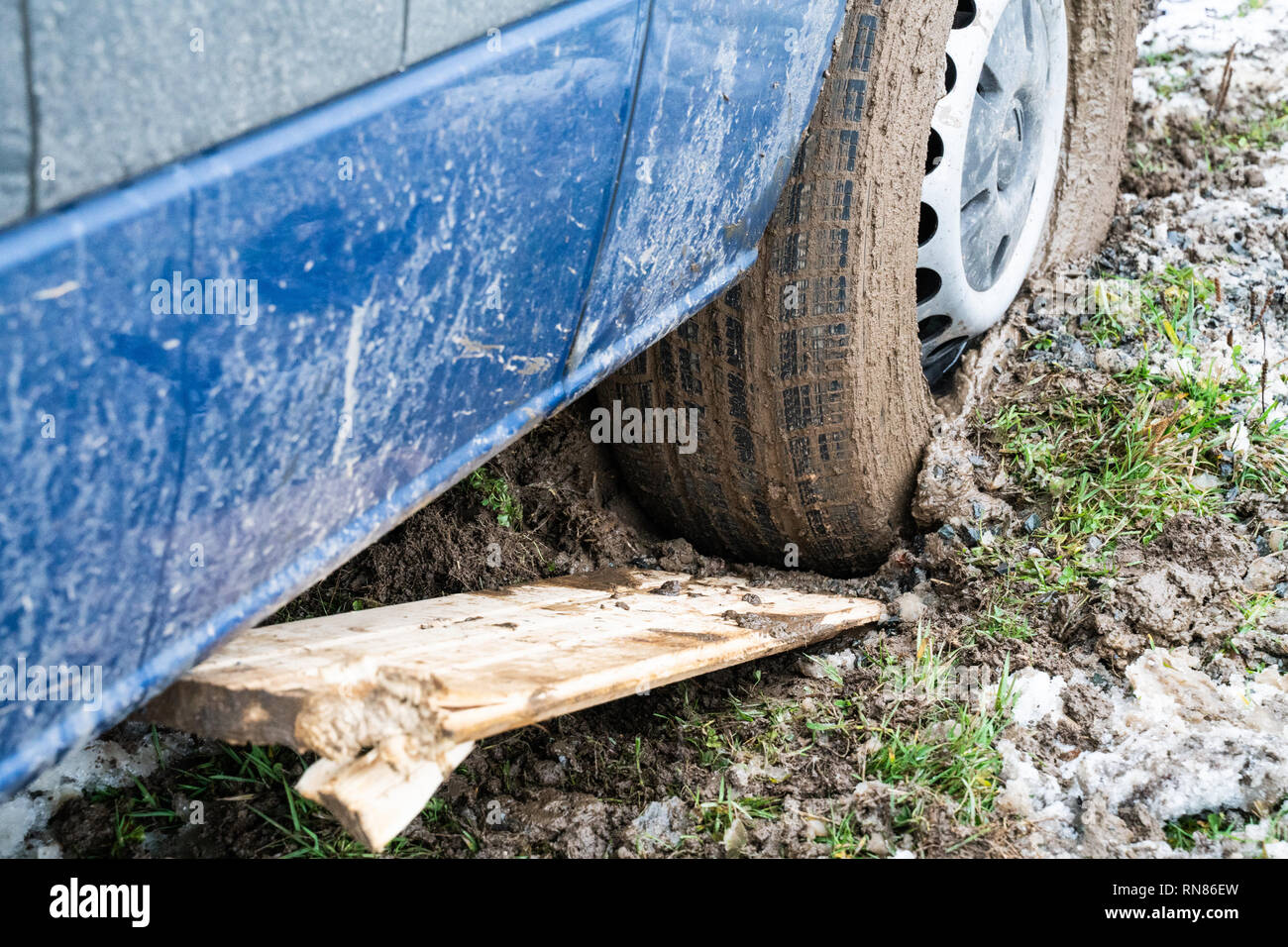 buried car in mud Stock Photo - Alamy