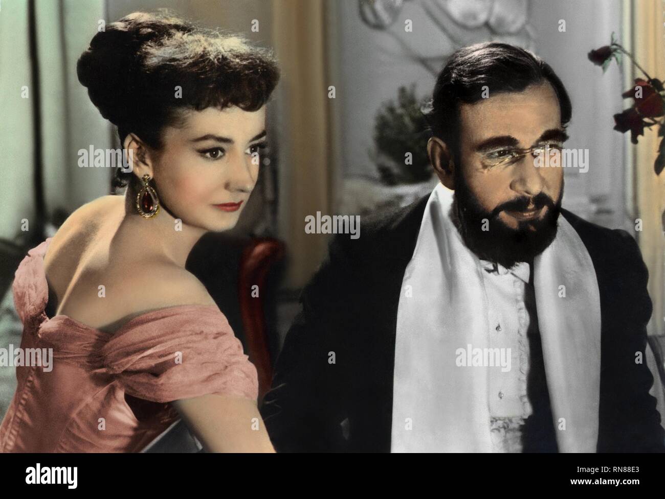 Moulin rouge film hi-res stock photography and images - Alamy