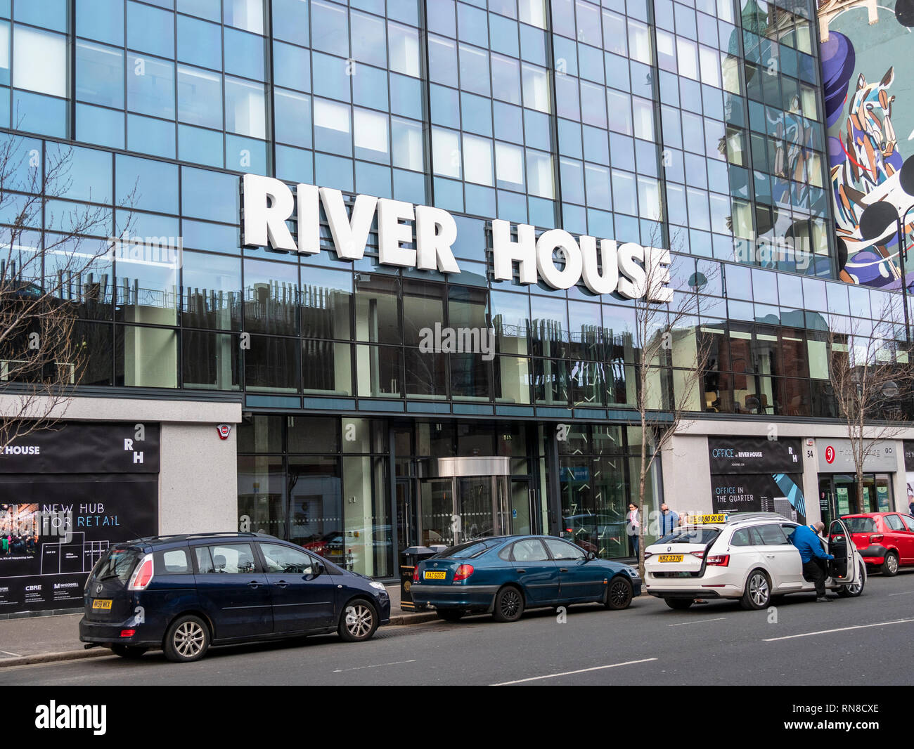 Refurbished office block hi-res stock photography and images - Alamy