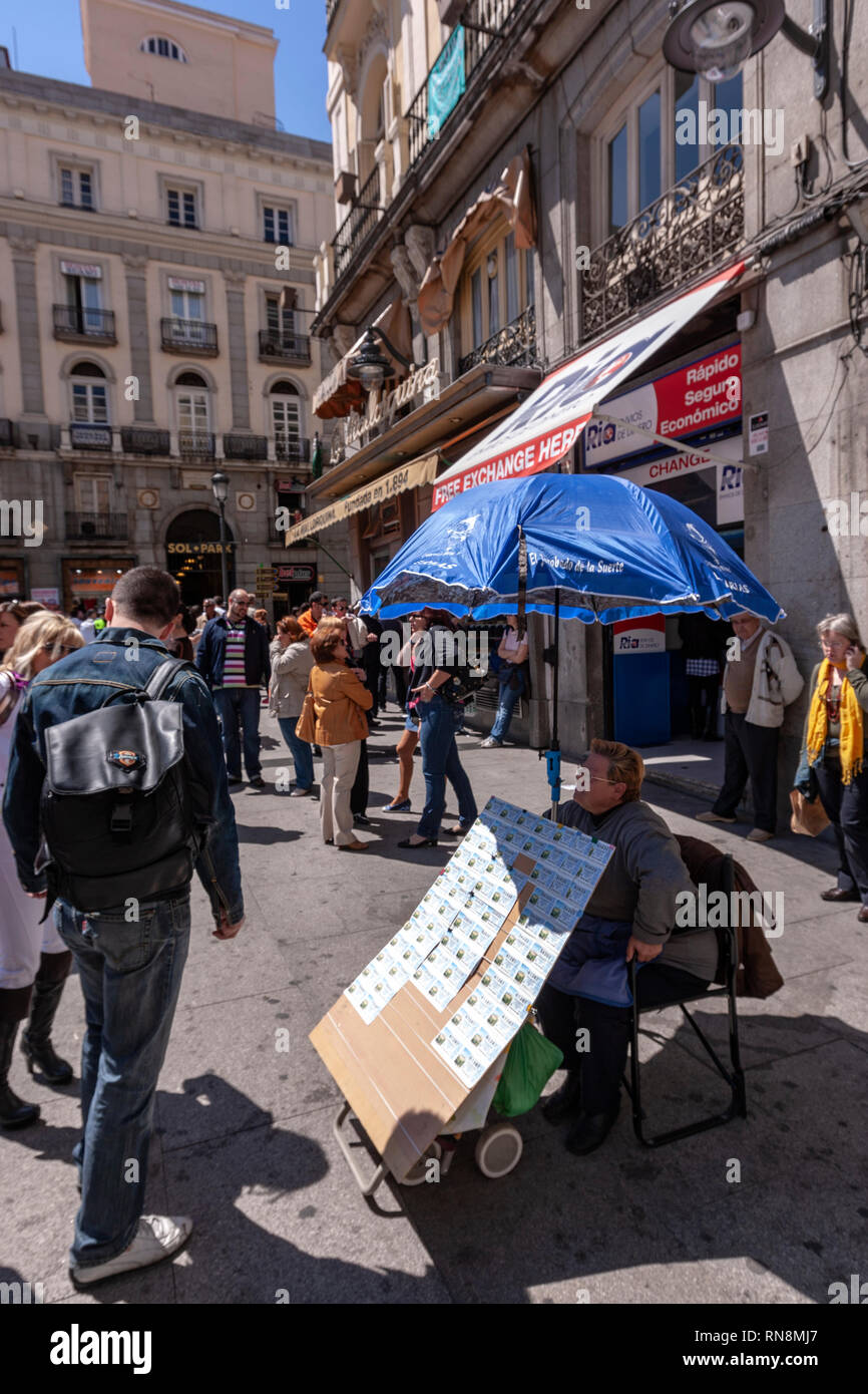 Selling loteria, lottery, in the Puerta del Sol in Madrid, Spain Stock ...