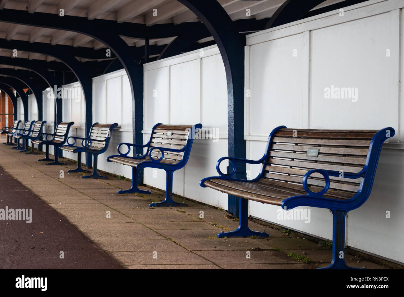 Benches under a shelter hi-res stock photography and images - Alamy