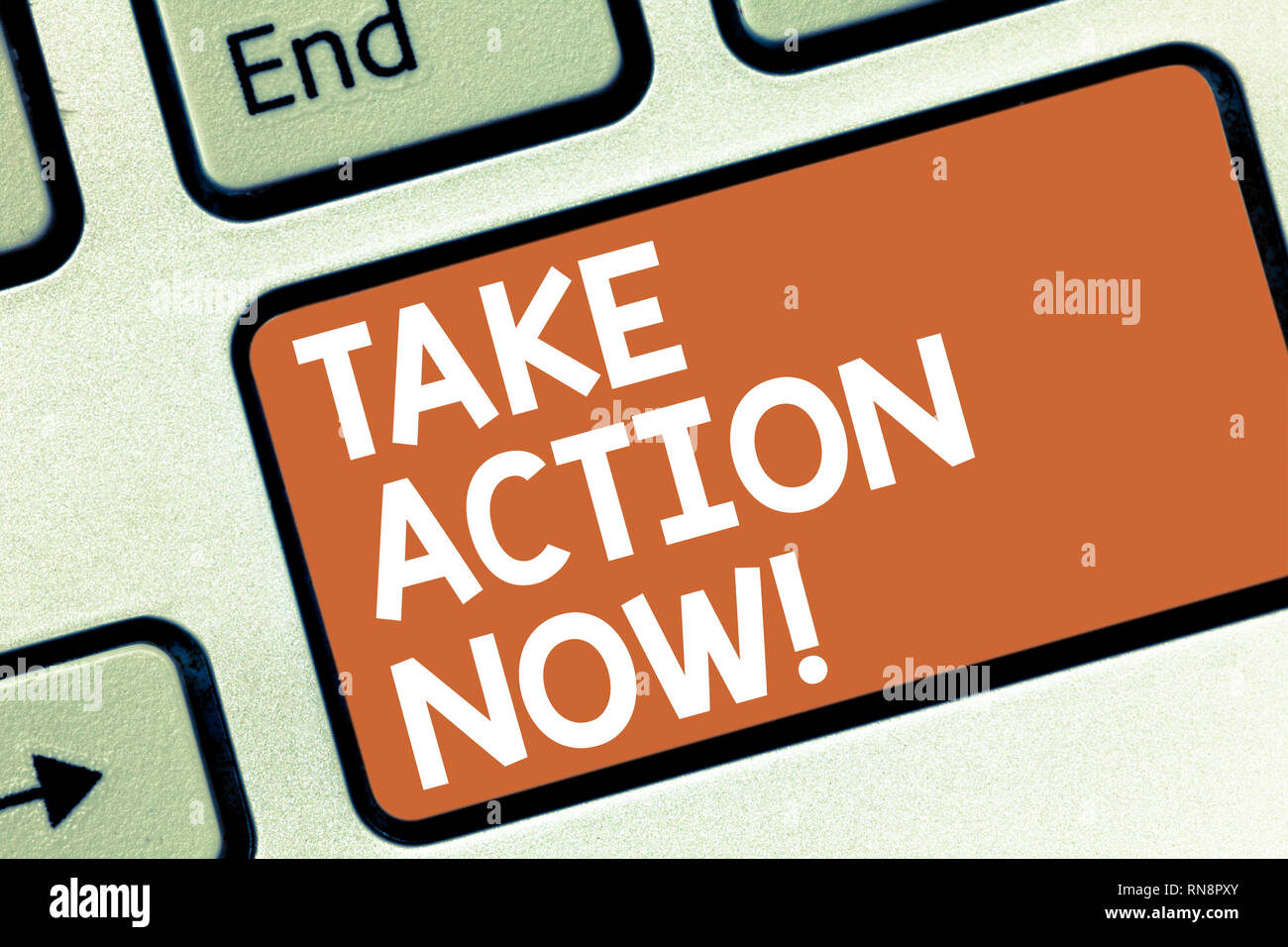 Expirehand hi-res stock photography and images - Alamy