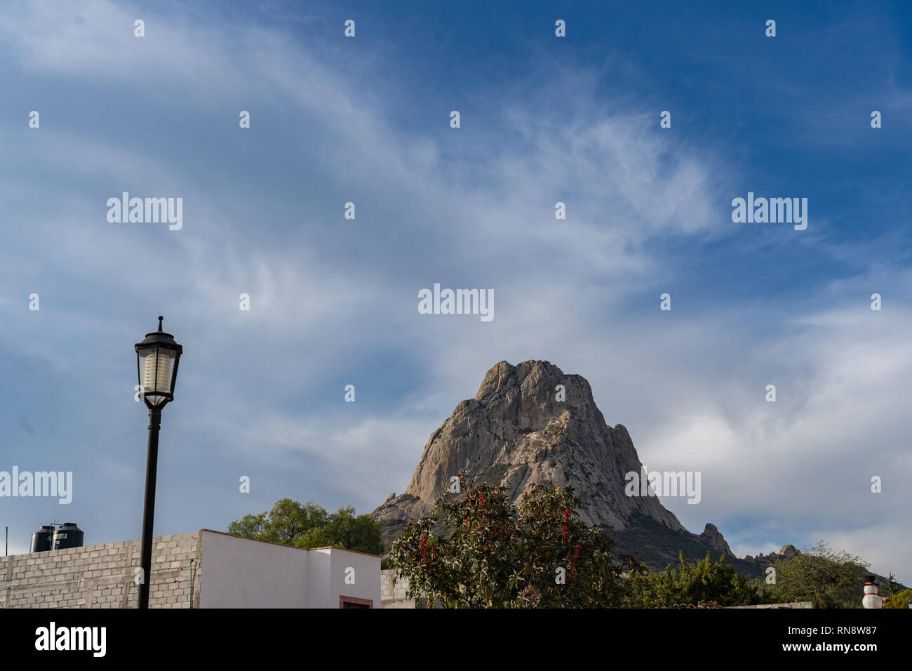 Bernal monolith mexico hi-res stock photography and images - Alamy