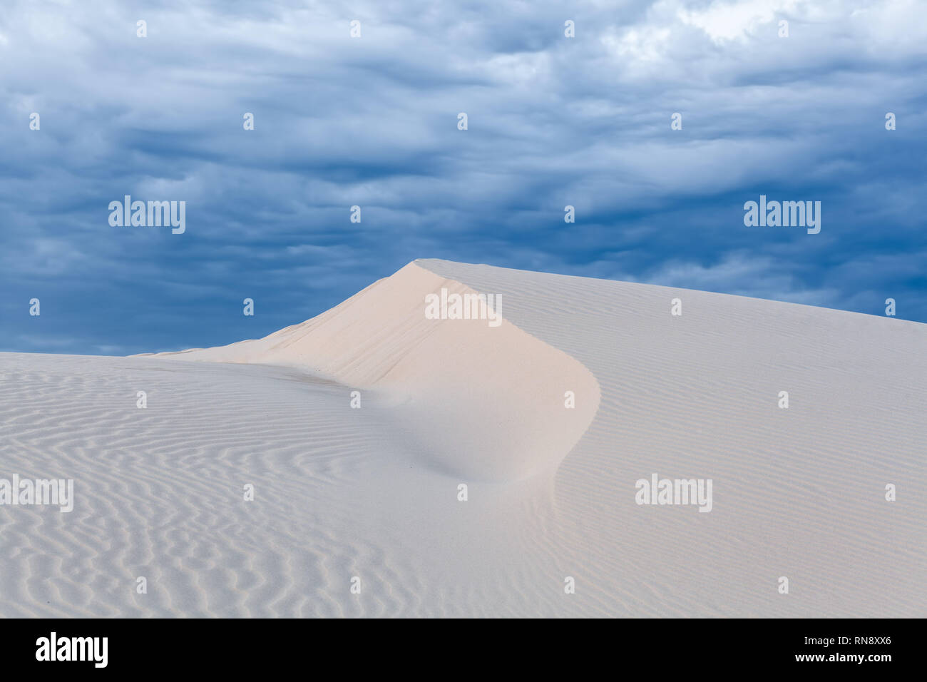 Smooth sand beautiful waves hi-res stock photography and images - Alamy