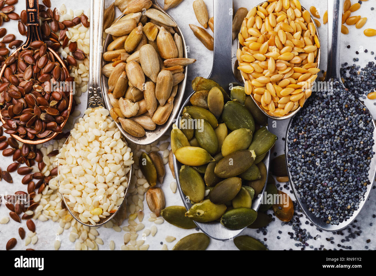 Sesame seeds alone hi-res stock photography and images - Alamy