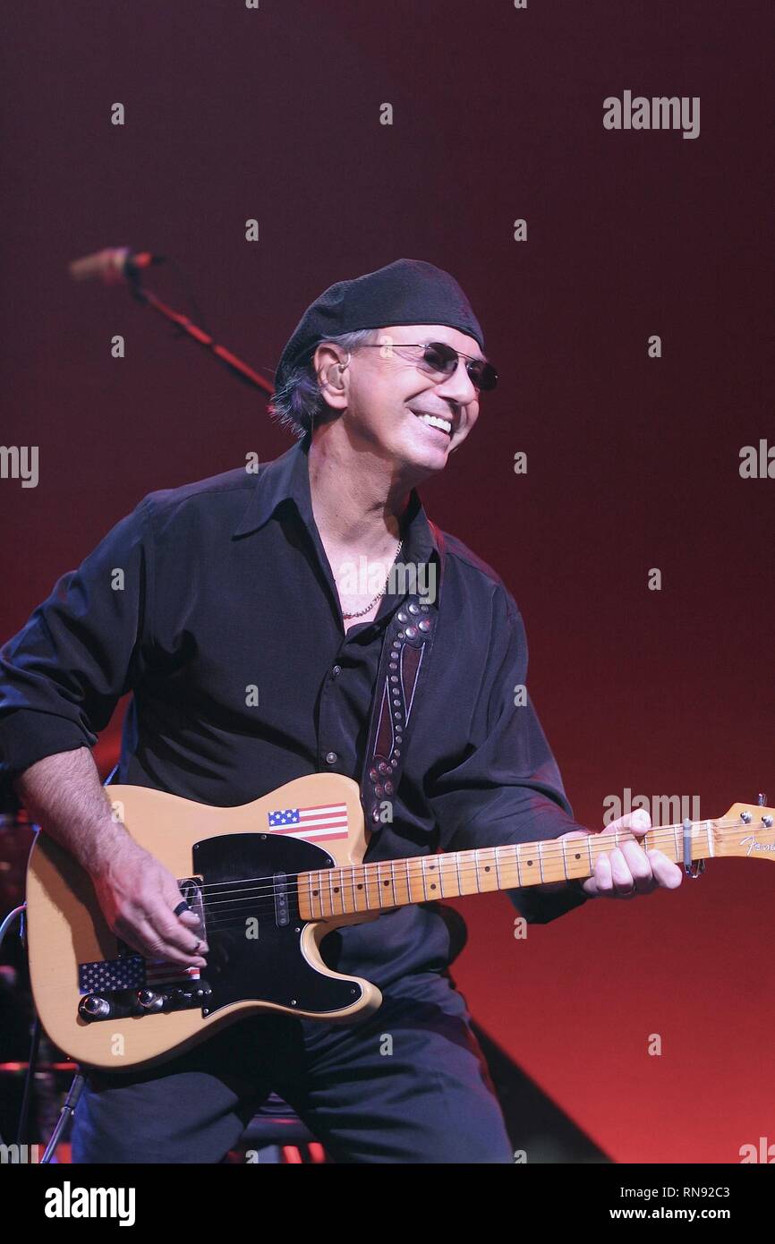 Dion dimucci hi-res stock photography and images - Alamy