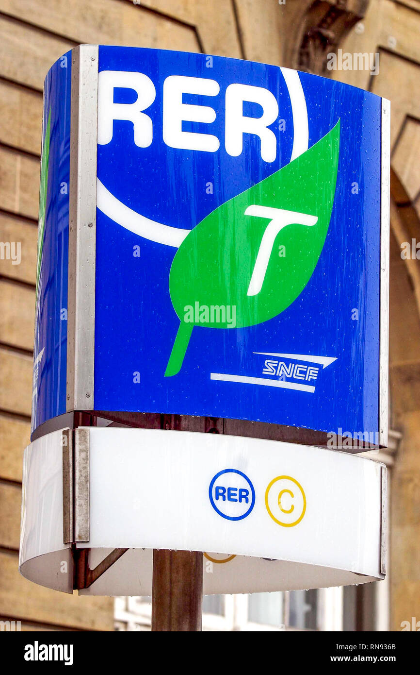 RER C station, Quay d'Orsay, Paris, France Stock Photo - Alamy
