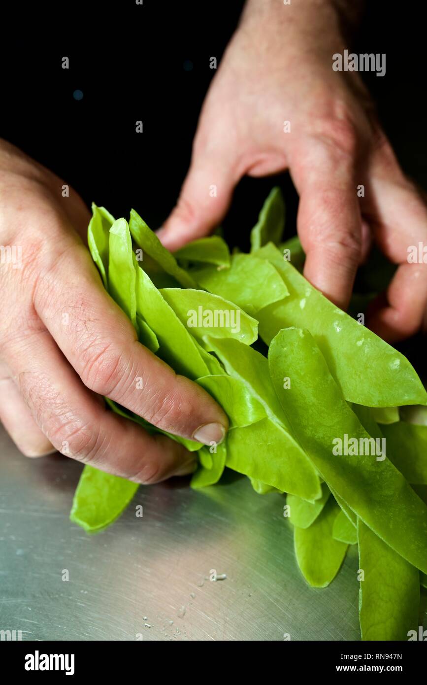 Preparation of vegetables in a restaurant Stock Photo - Alamy