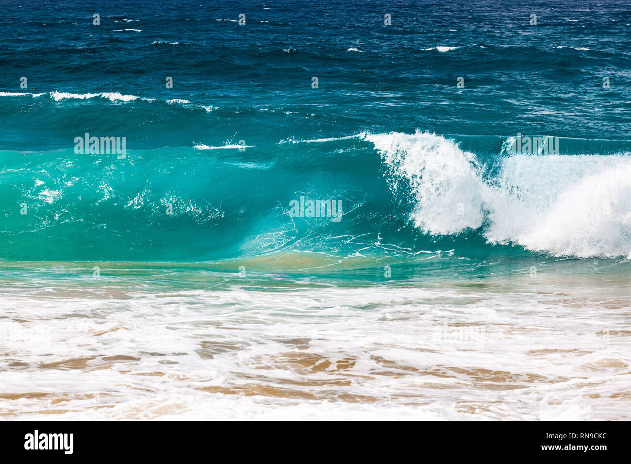 Beautiful vivid crushing ocean wave Stock Photo - Alamy