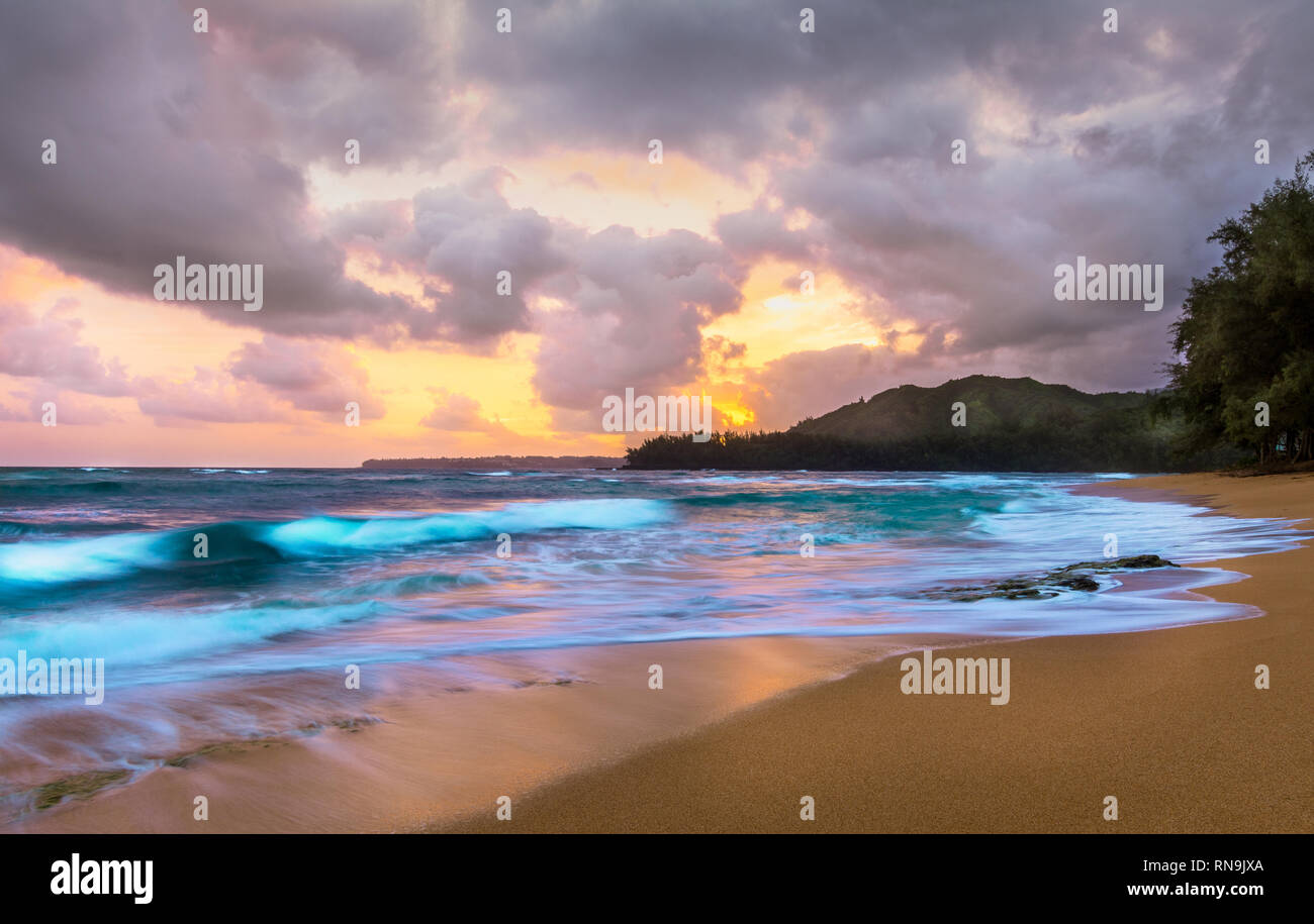 Lahaina pier hi-res stock photography and images - Alamy