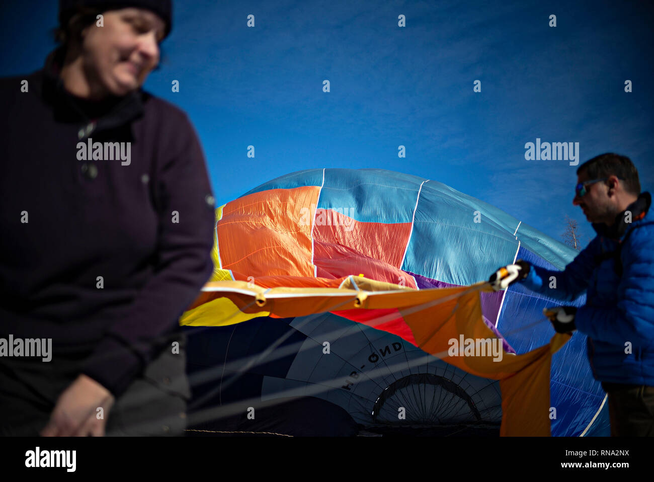 Sattel, Switzerland. 17th Feb, 2019. Participants prepare their hot air ...