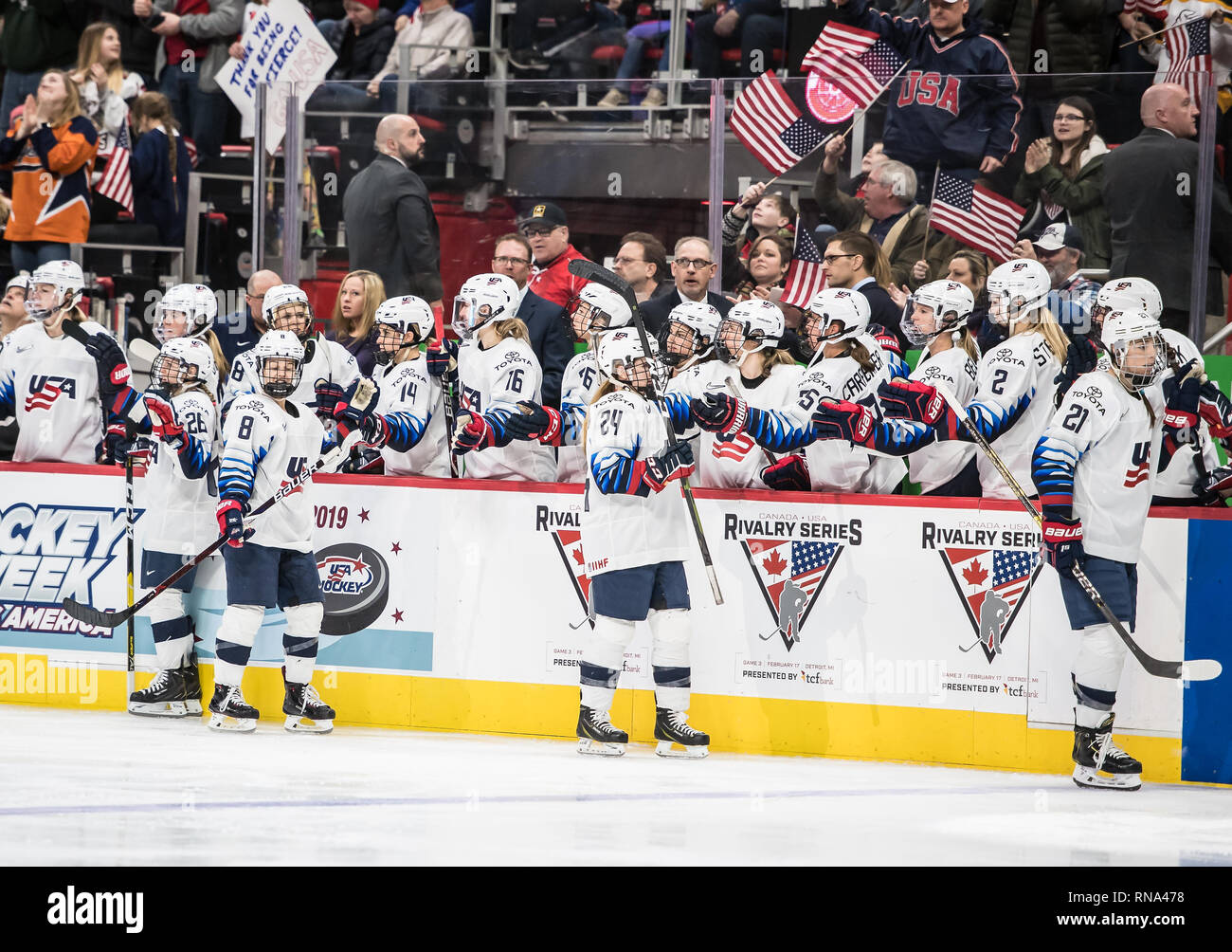 Team usa bench hi-res stock photography and images - Alamy