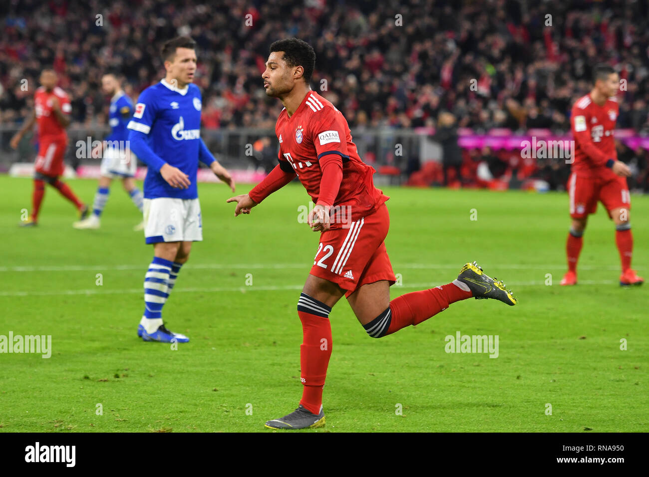 Munich, Deutschland. 09th Feb, 2019. goaljubel Serge GNABRY (Bayern ...