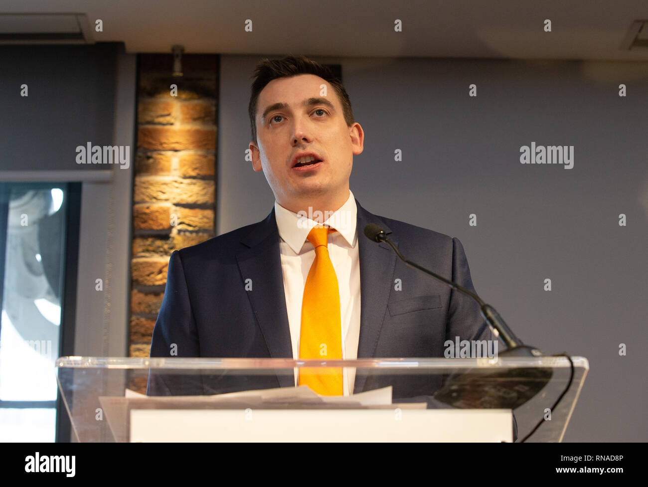 Labour mps hi-res stock photography and images - Alamy