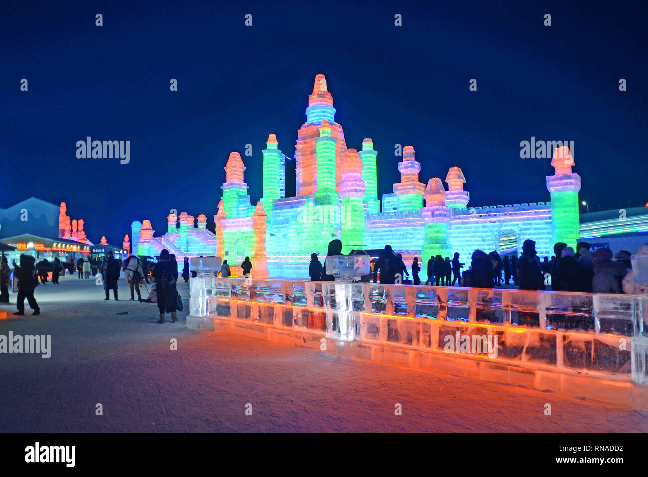 Harbin, Harbin, China. 18th Feb, 2019. Harbin, CHINA-Tourists flock to ...