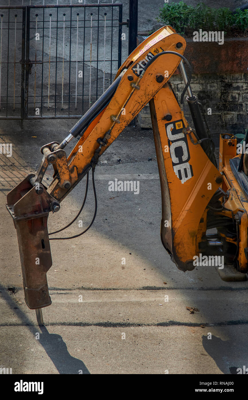 Indian digging road hi-res stock photography and images - Alamy