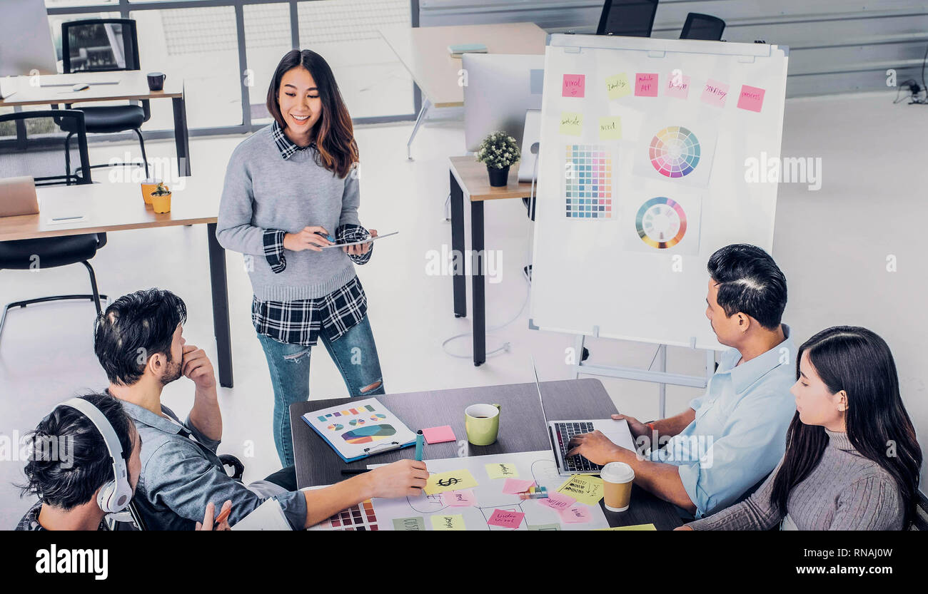 Teamwork office hi-res stock photography and images - Alamy