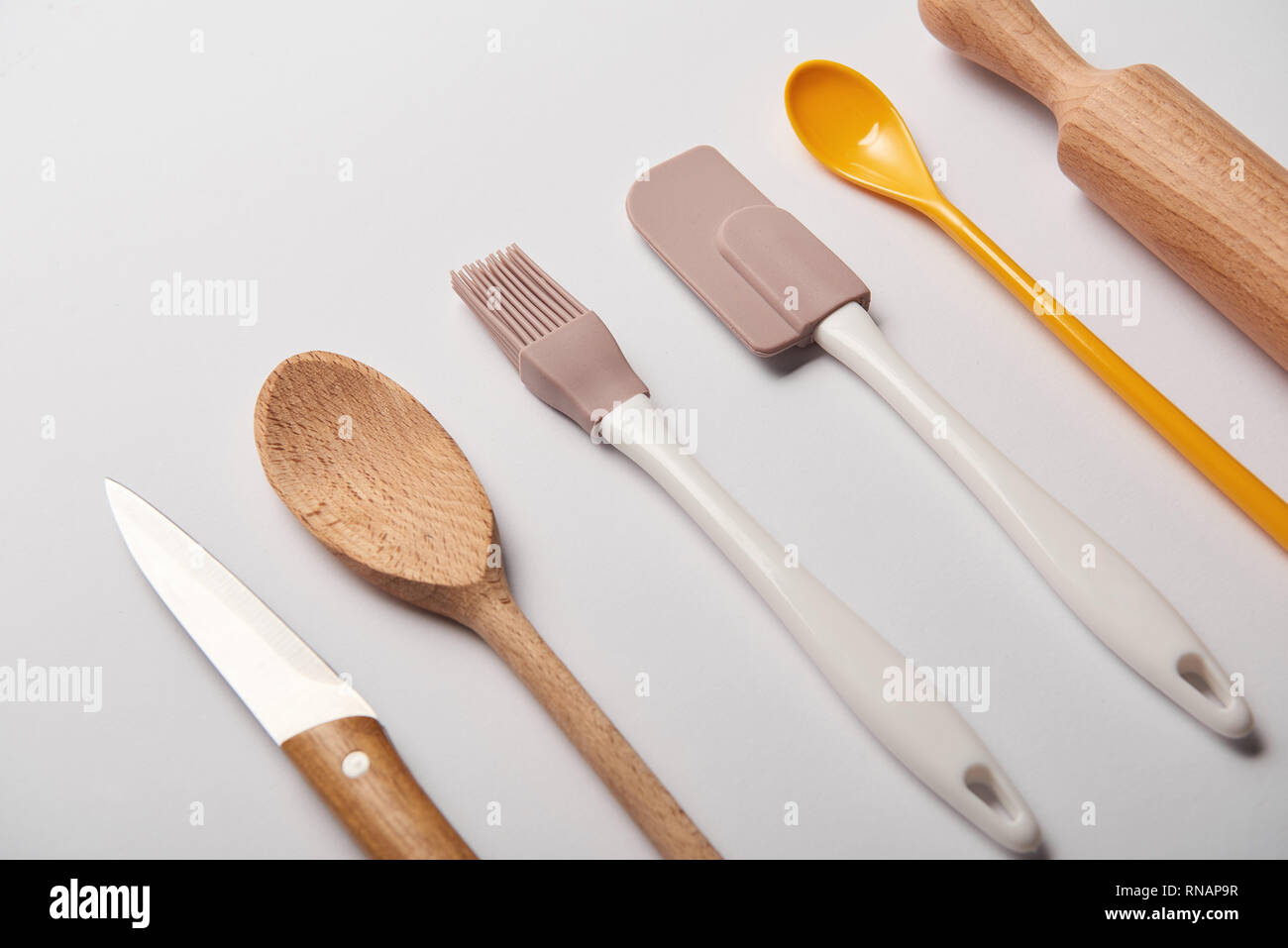 Row of utensils hi-res stock photography and images - Alamy