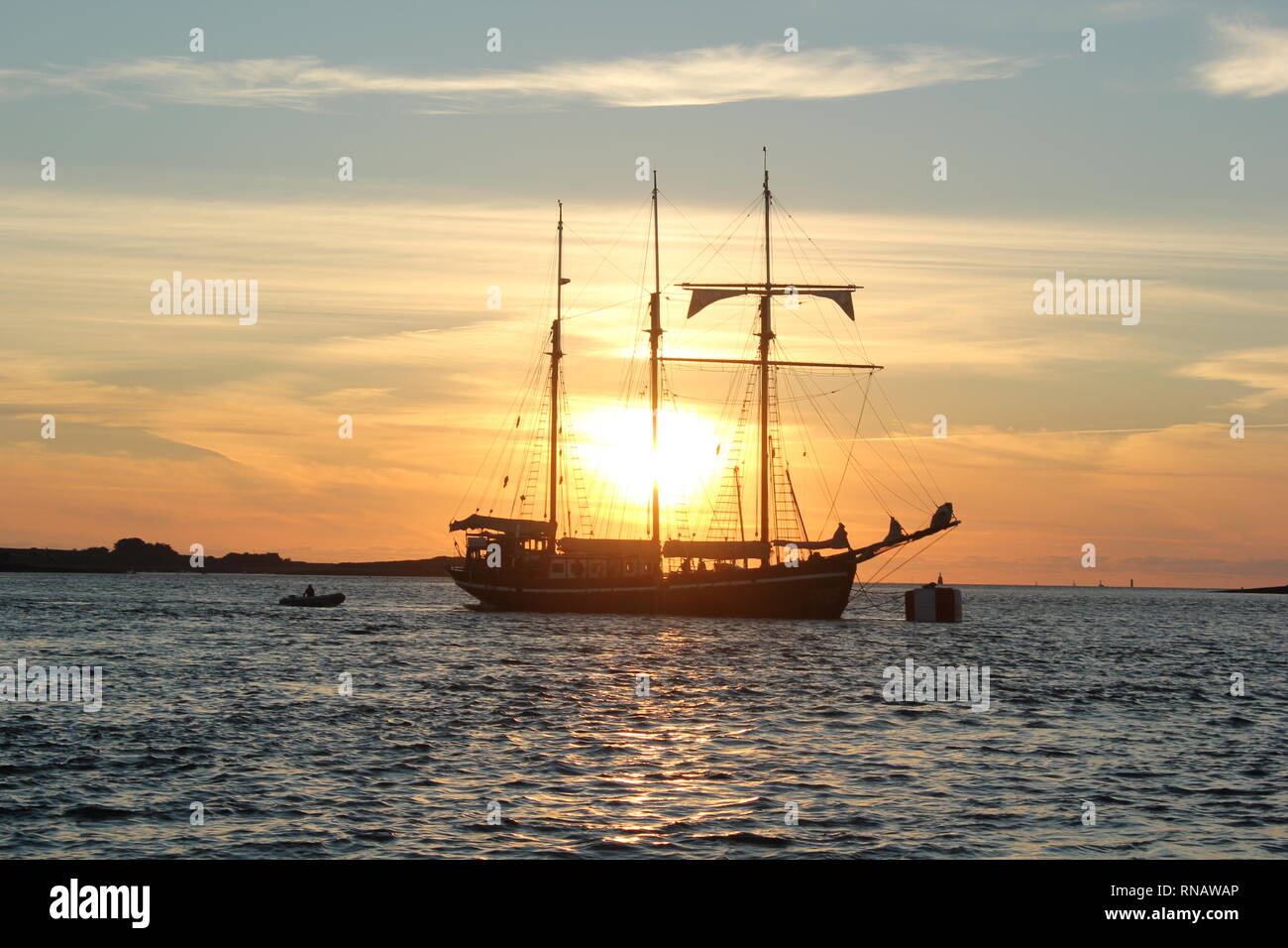 Tall mast ship sunset hi-res stock photography and images - Alamy