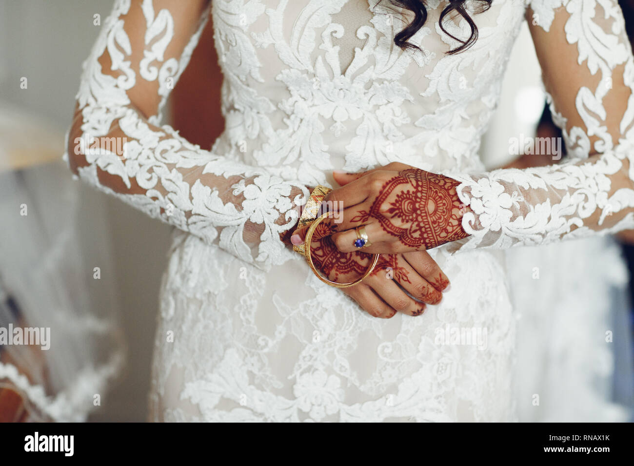 Mehendi ceremony hi-res stock photography and images - Alamy