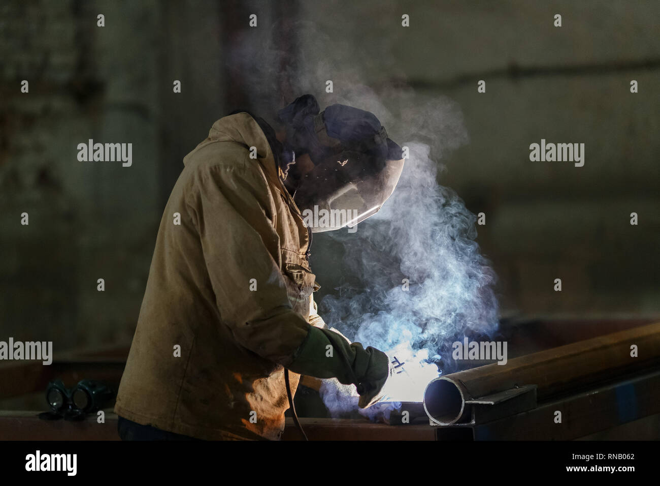 Welding supports for the reactor by the method of semi-automatic weld ...