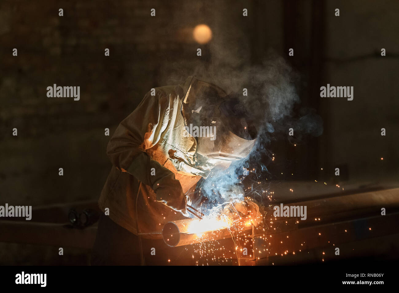 Fill weld hi-res stock photography and images - Alamy