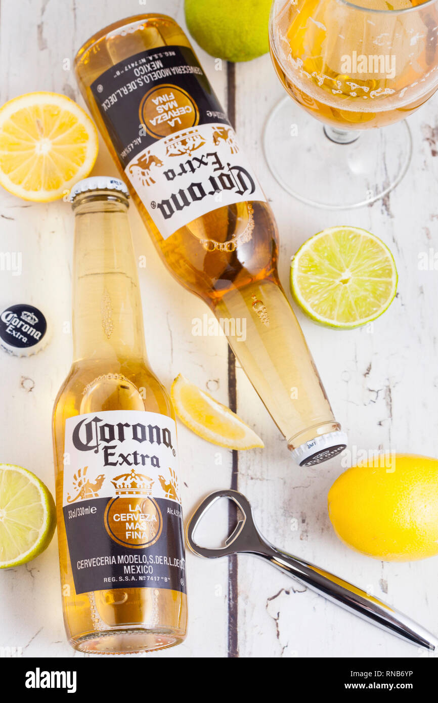 Cerveza modelo hi-res stock photography and images - Alamy