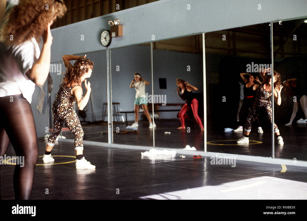 1987 - Barbara Warren teaches aerobics at the gymnasium Stock Photo - Alamy
