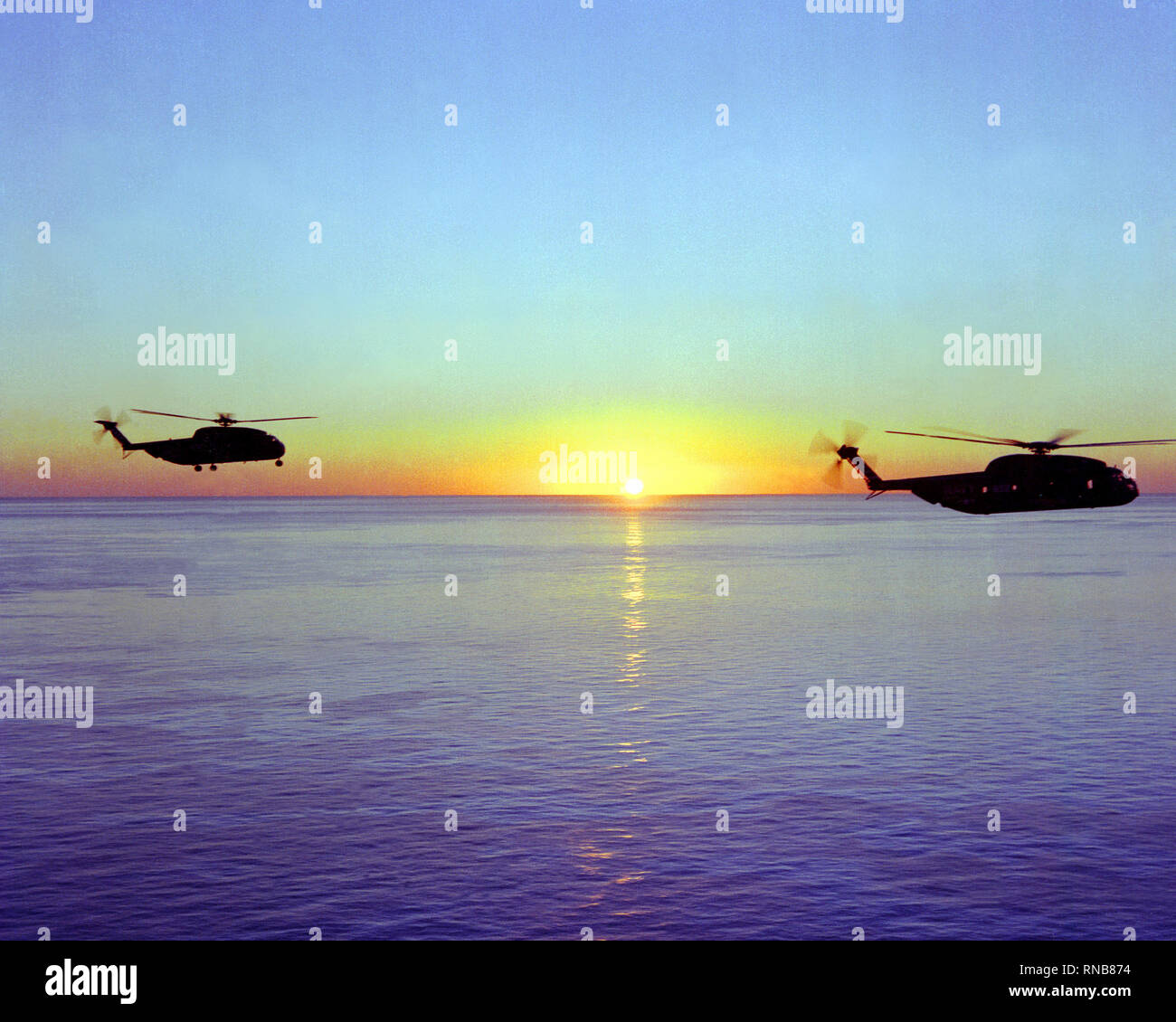 1980 helicopters sunset hi-res stock photography and images - Alamy