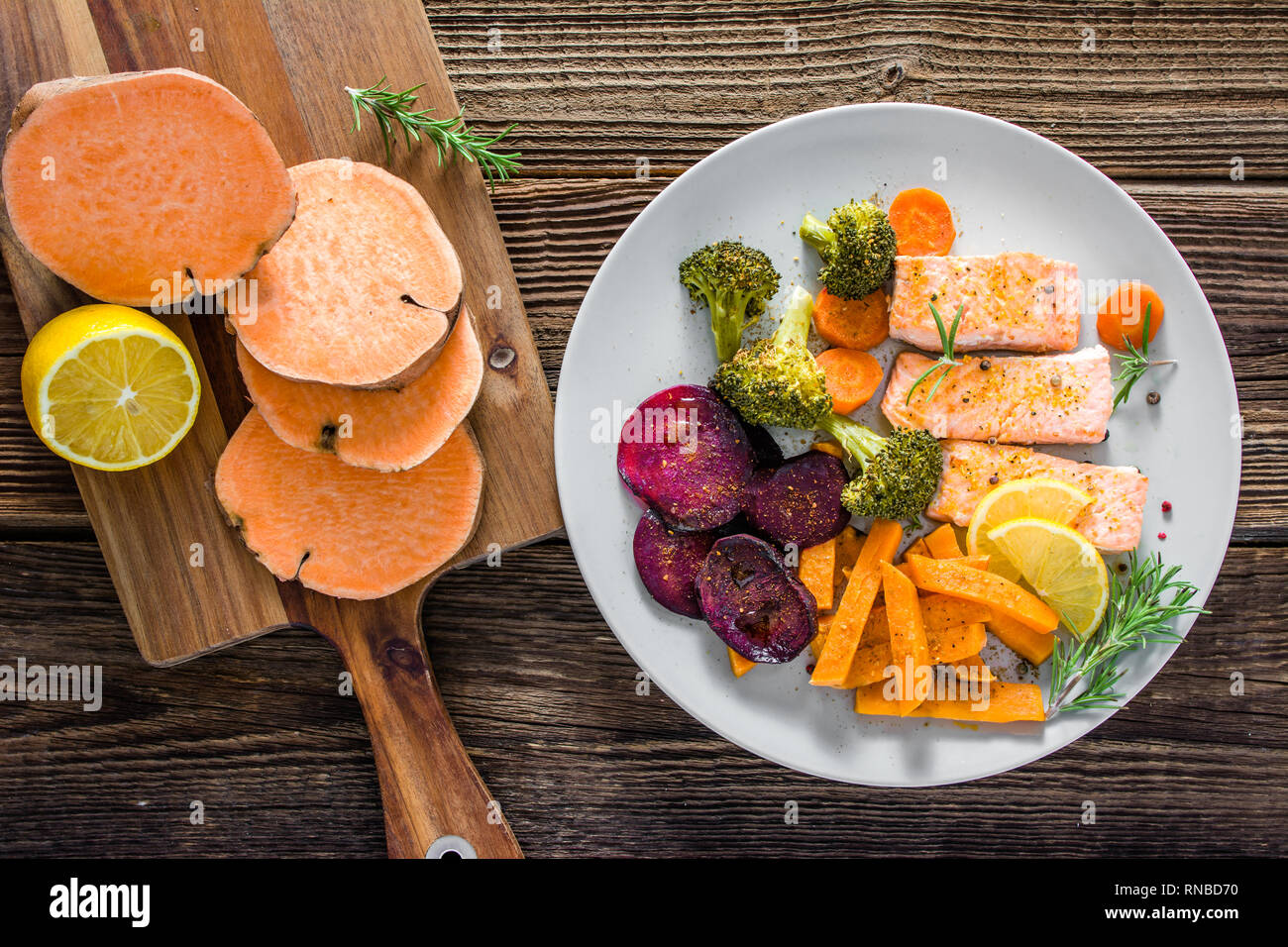 Fish cooked plate hi-res stock photography and images - Alamy