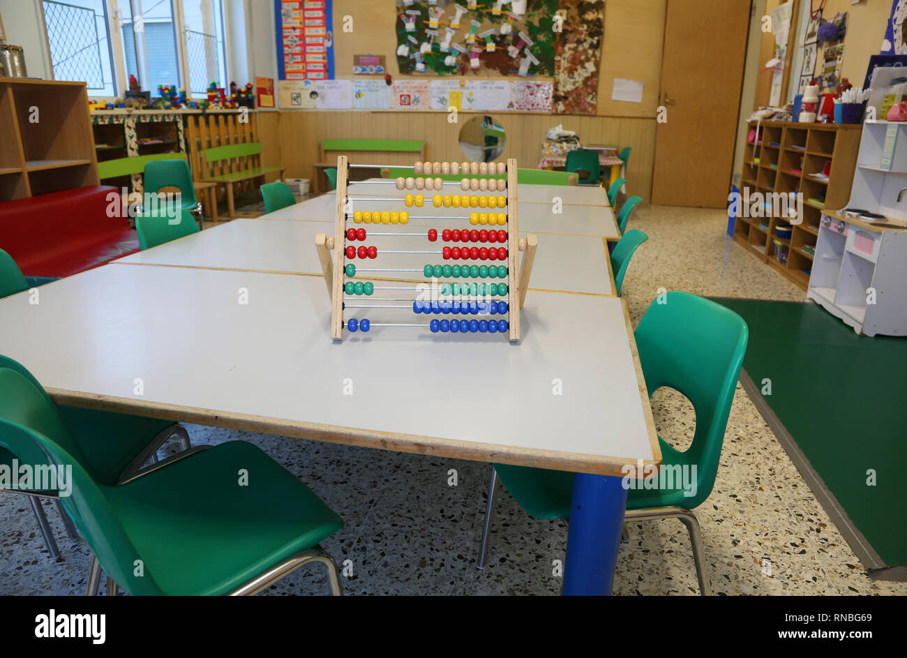 Children counting classroom hi-res stock photography and images - Alamy