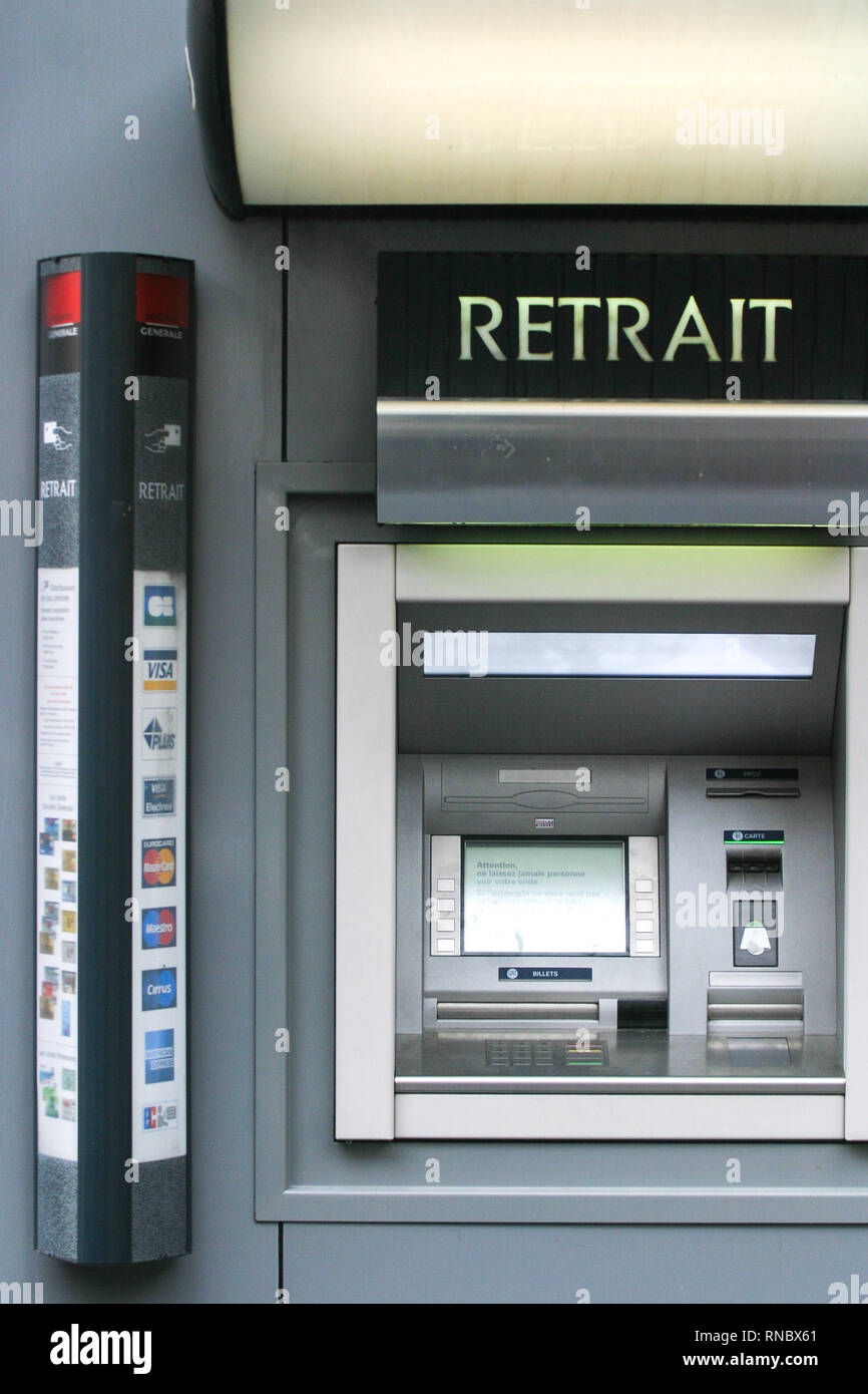 Cash withdraw machine, Paris, France Stock Photo - Alamy