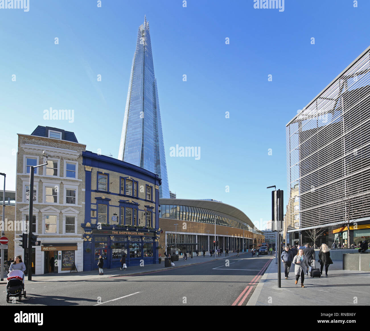 London shipwrights arms hi-res stock photography and images - Alamy