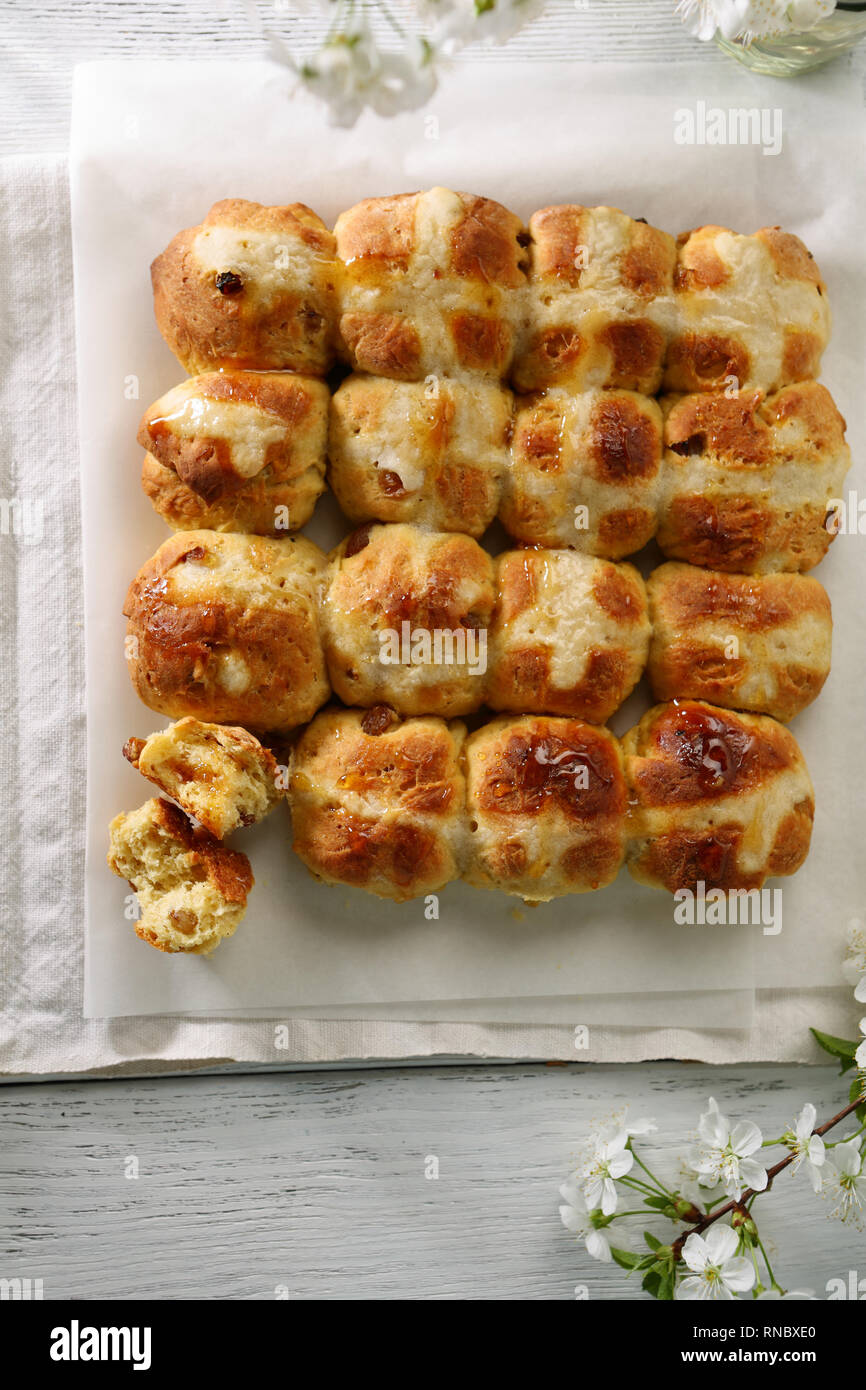 Spring hot cross buns hi-res stock photography and images - Alamy