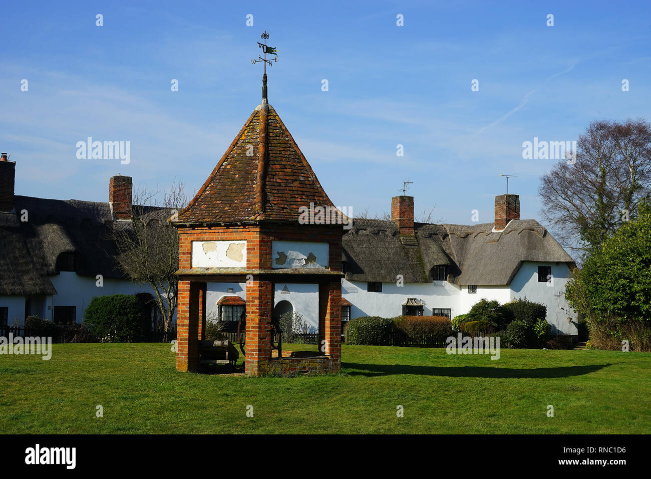The village well on the green at Ardeley, Hertfordshire Stock Photo - Alamy